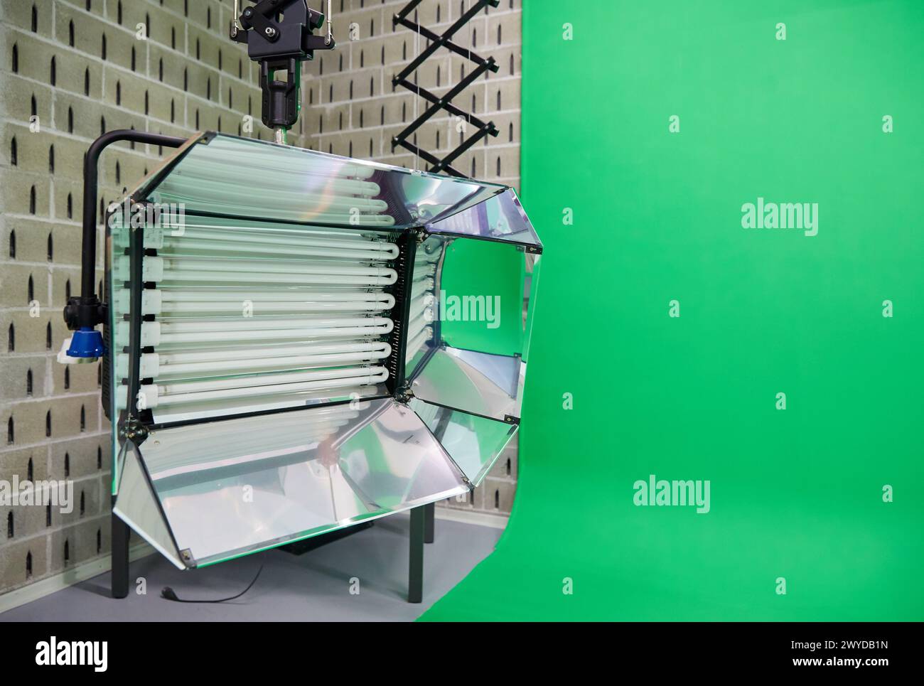 Lighting tv studio pia hi-res stock photography and images - Alamy