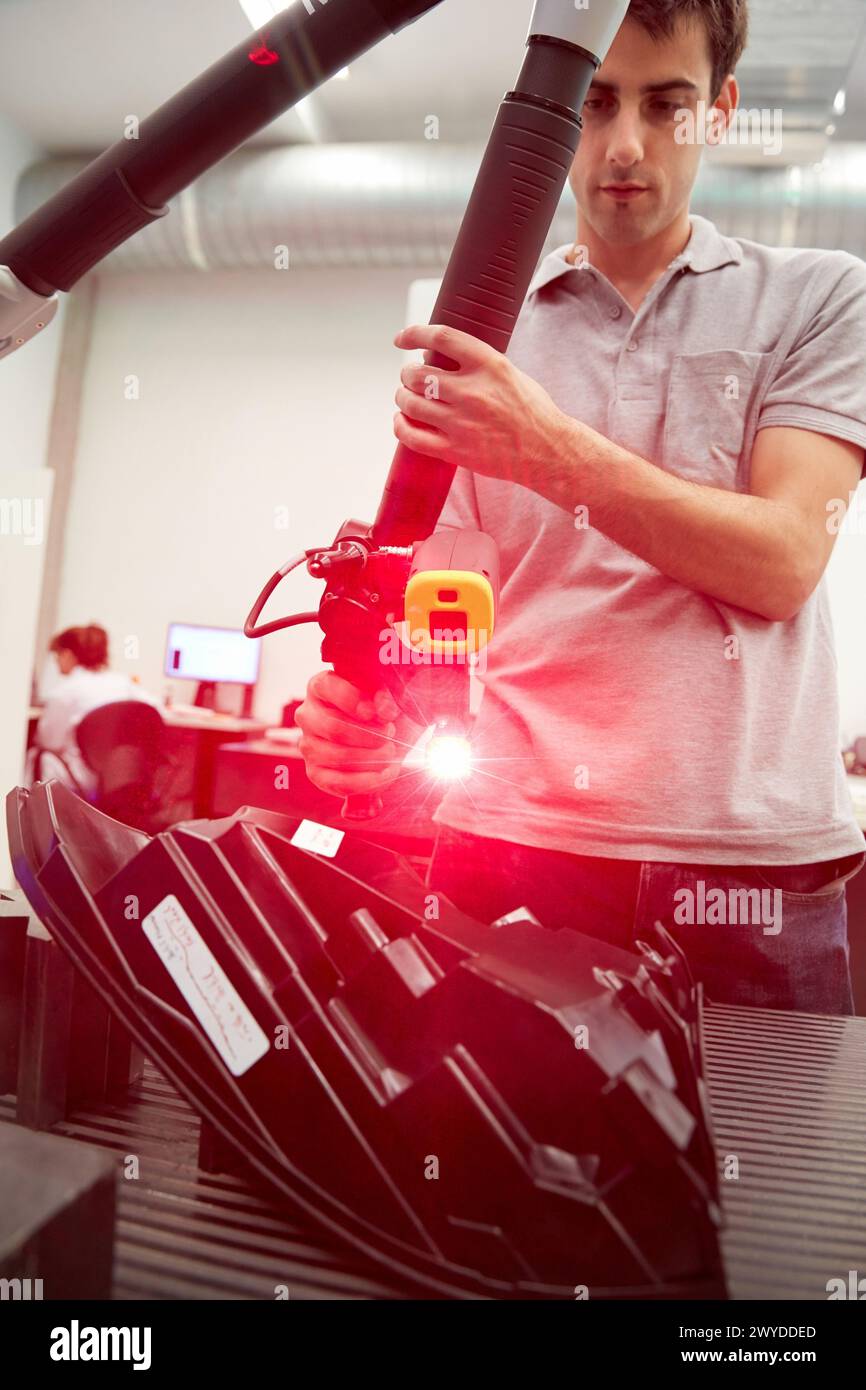 MCAx measuring arm. Coordinate measuring machine portable with escanner ...