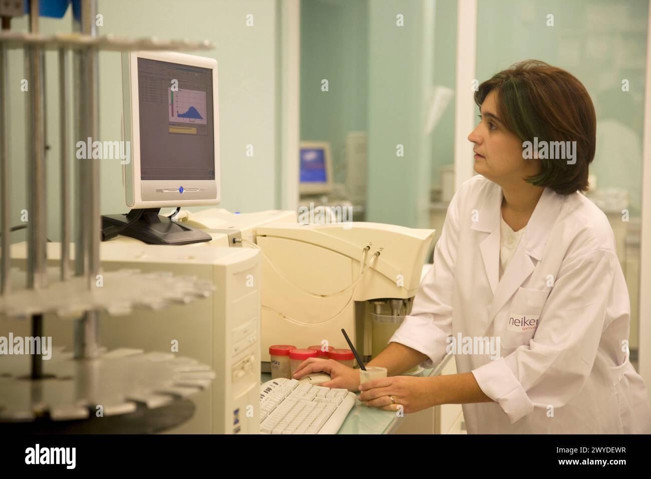 Laser diffractometers hi-res stock photography and images - Alamy
