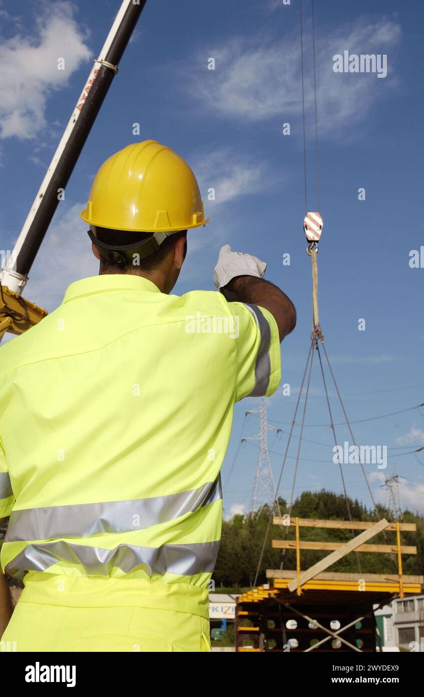 Working man cranes hi-res stock photography and images - Alamy
