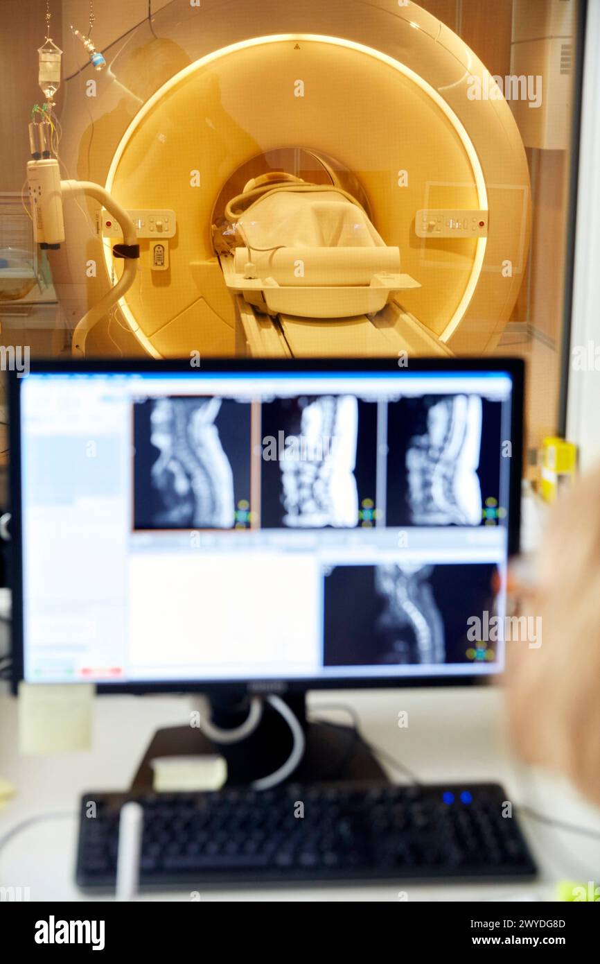 MRI scan, NMR (Nuclear Magnetic Resonance), medical imaging for ...