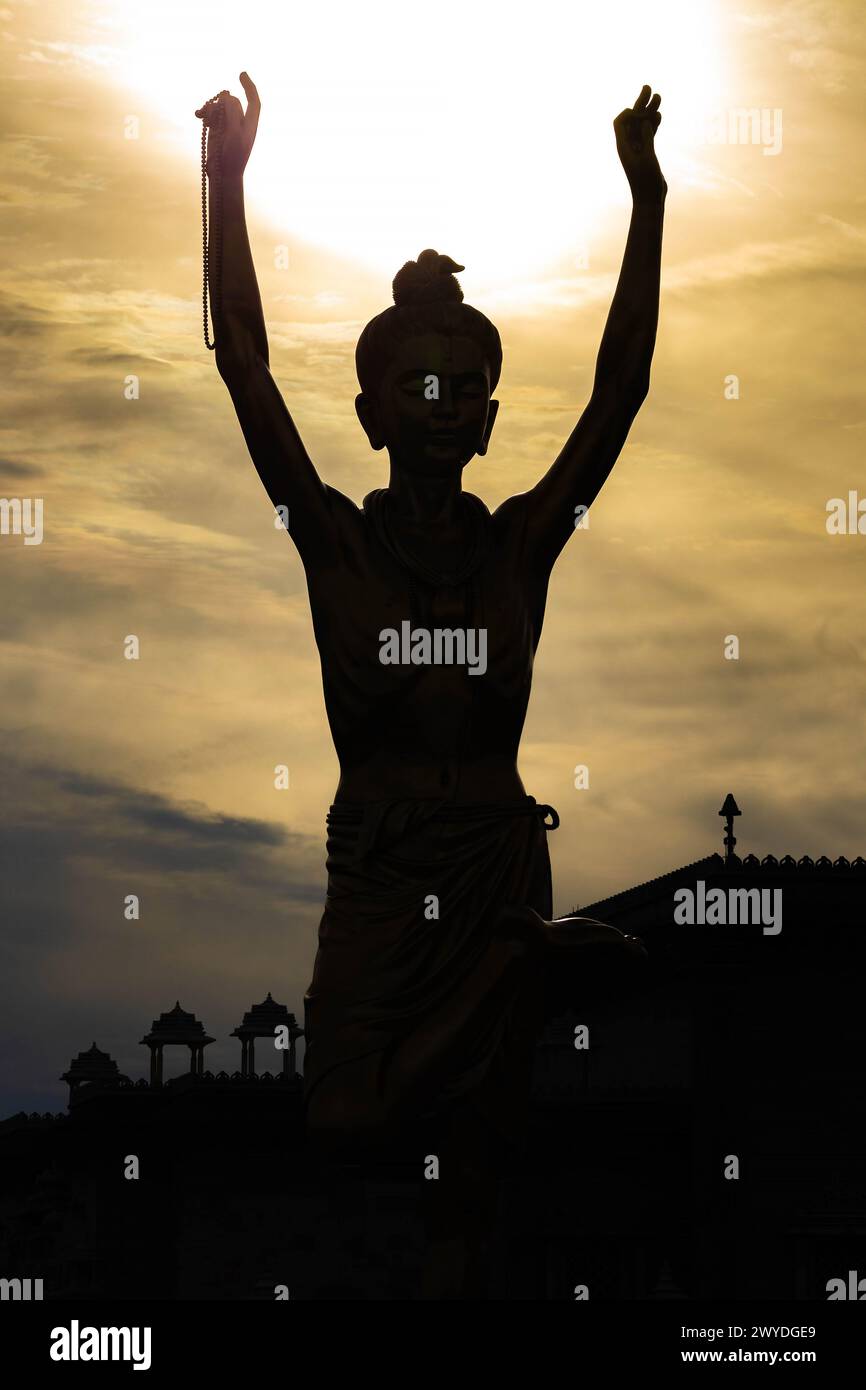 Golden statue statue of Nilkanth Varni at BAPS Swaminarayan Akshardham ...