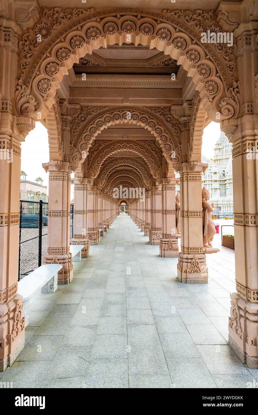 Beautiful decorated arch at BAPS Swaminarayan Akshardham temple with ...