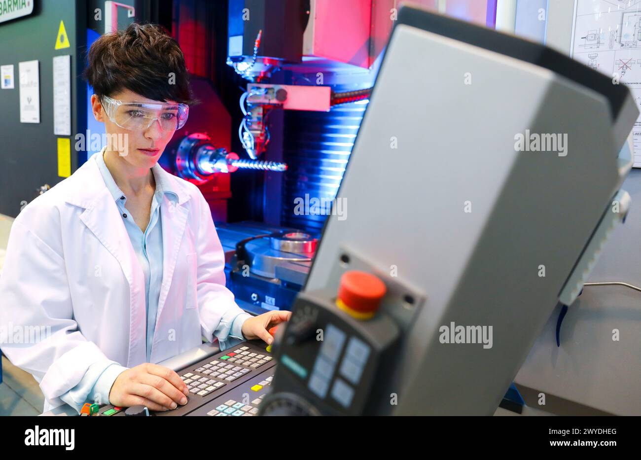 Hybrid laser machine tool for additive manufacturing. Researcher ...