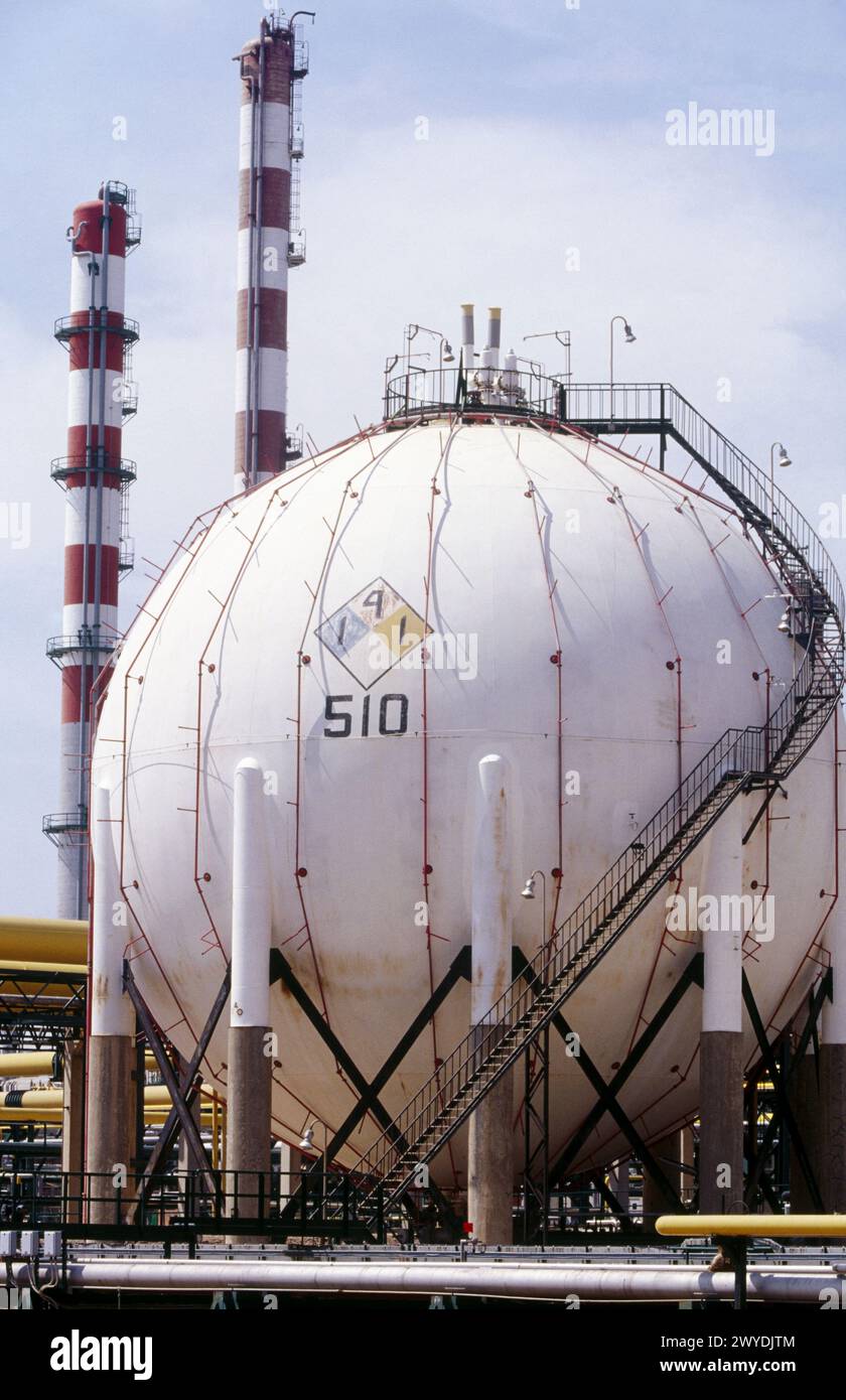 Gas tanks repsol ypf oil refinery hi-res stock photography and images ...