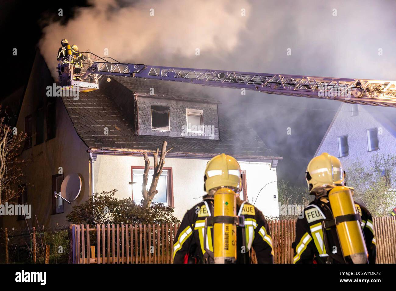 240406BrandAlberoda News ID: EN 2024-04-06 Nachbar bemerkte Flammen aus Einfamilienhaus Zwei ...