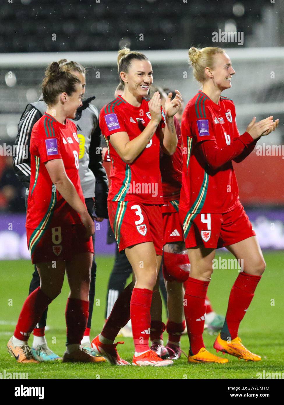 Stok Cae Ras Stadium, UK. 5th Apr, 2024. All smiles for the Wales women ...