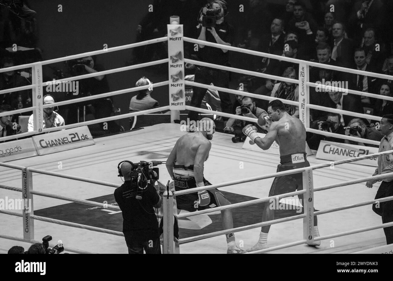 Dusseldorf arena Black and White Stock Photos & Images - Alamy