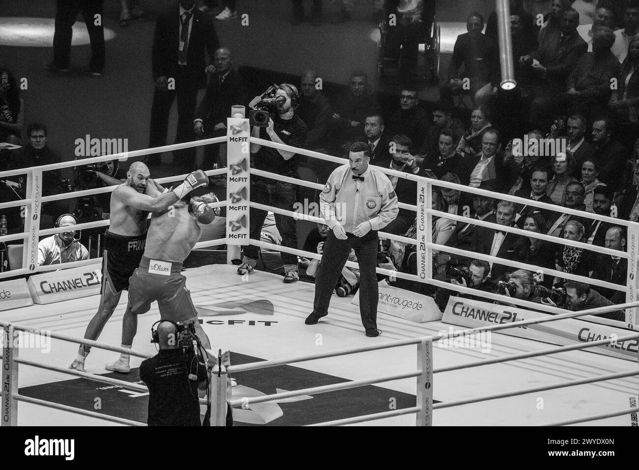 British professional boxer Black and White Stock Photos & Images - Alamy