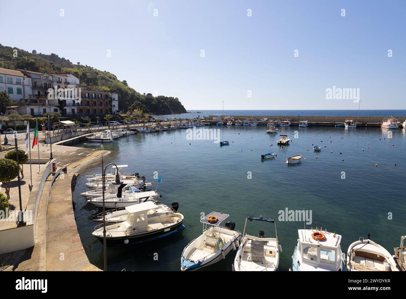 Castellabate cilento coast italy hi-res stock photography and images ...
