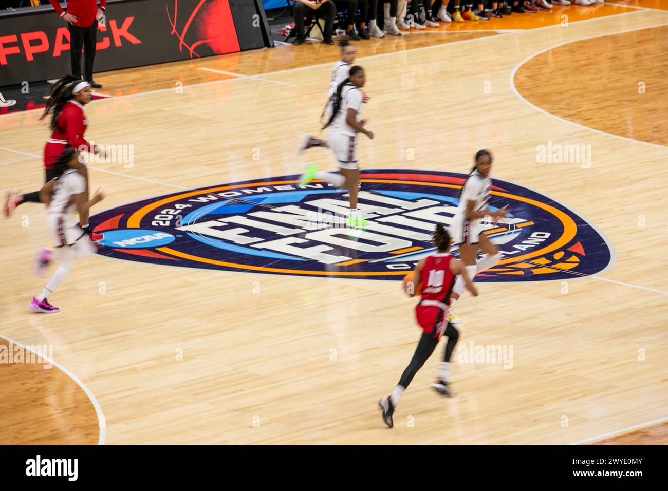 Cleveland, Ohio, USA. 5th April, 2024. The South Carolina Gamecocks ...
