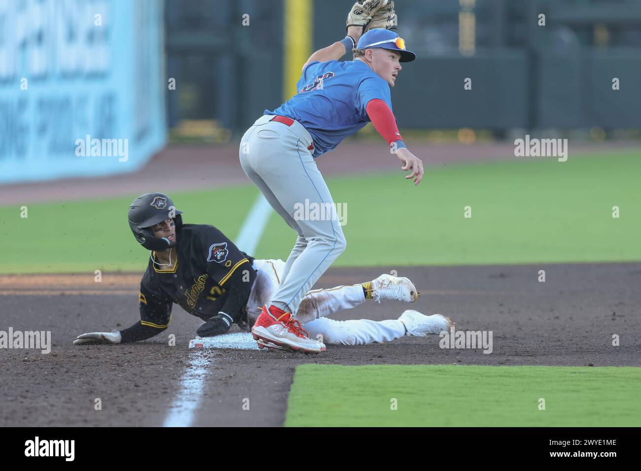 Bryson ware hi-res stock photography and images - Alamy