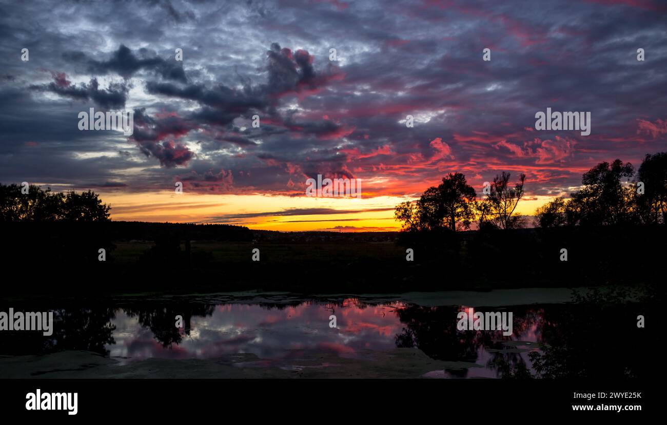 Lilac clouds hi-res stock photography and images - Alamy