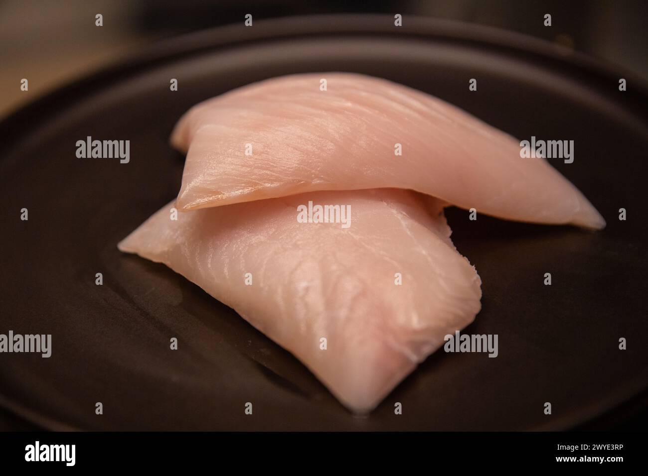 Raw red snapper hi-res stock photography and images - Alamy