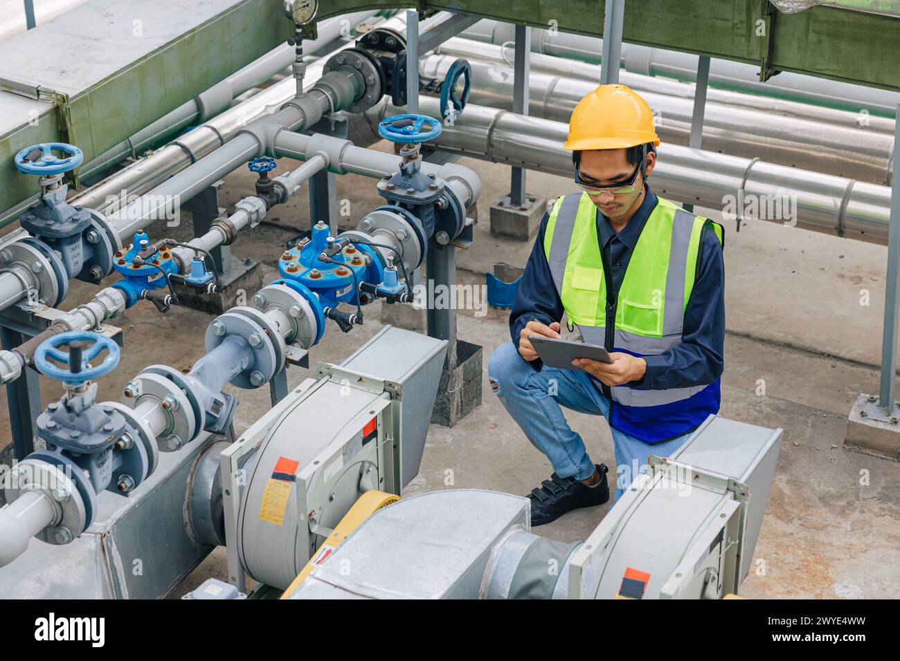 Pump valve hi-res stock photography and images - Alamy