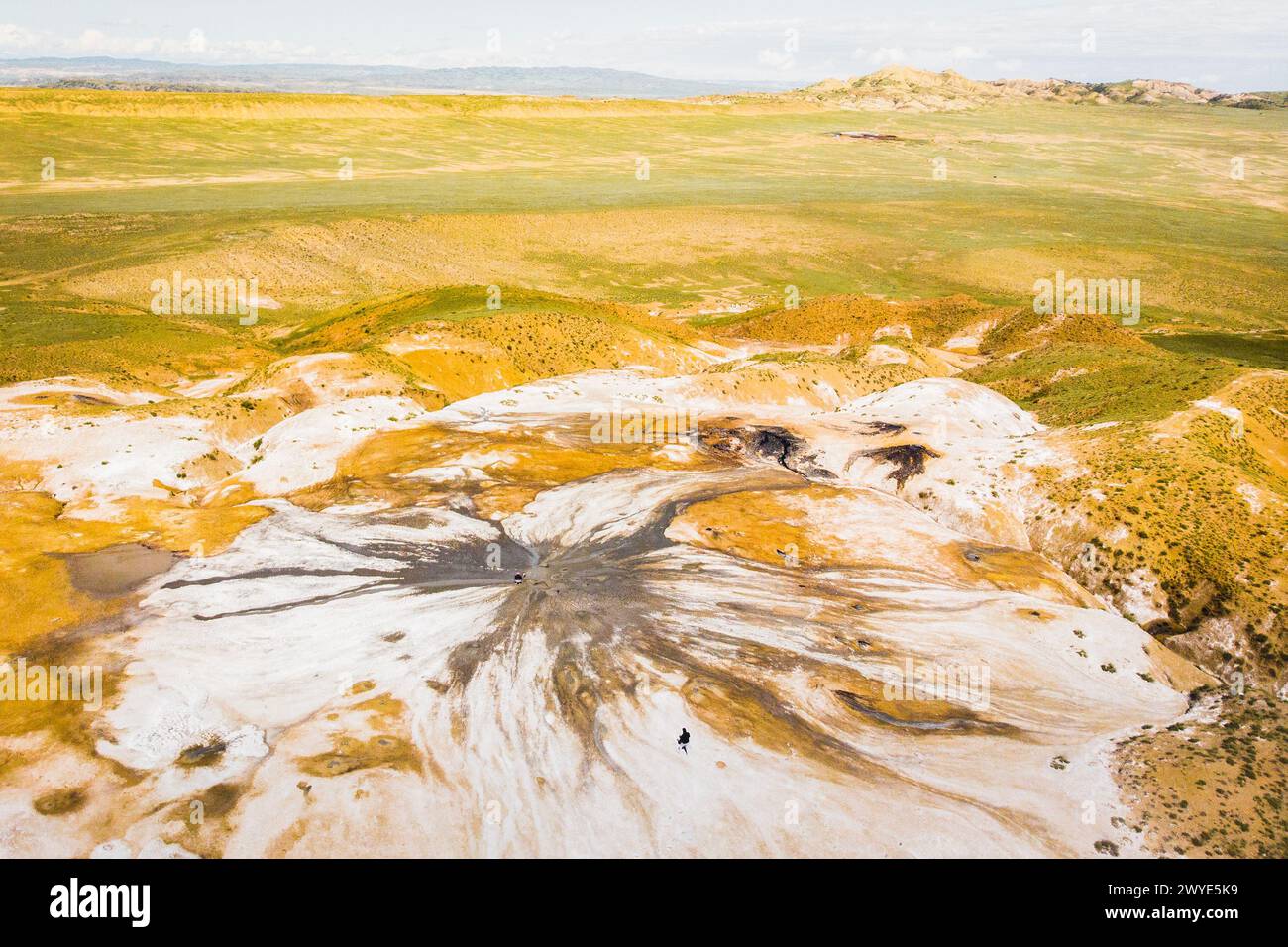 Aerial revealing close up view hi-res stock photography and images - Alamy