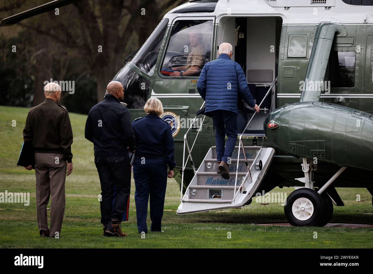 Us marine corps lieutenant general hi-res stock photography and images ...
