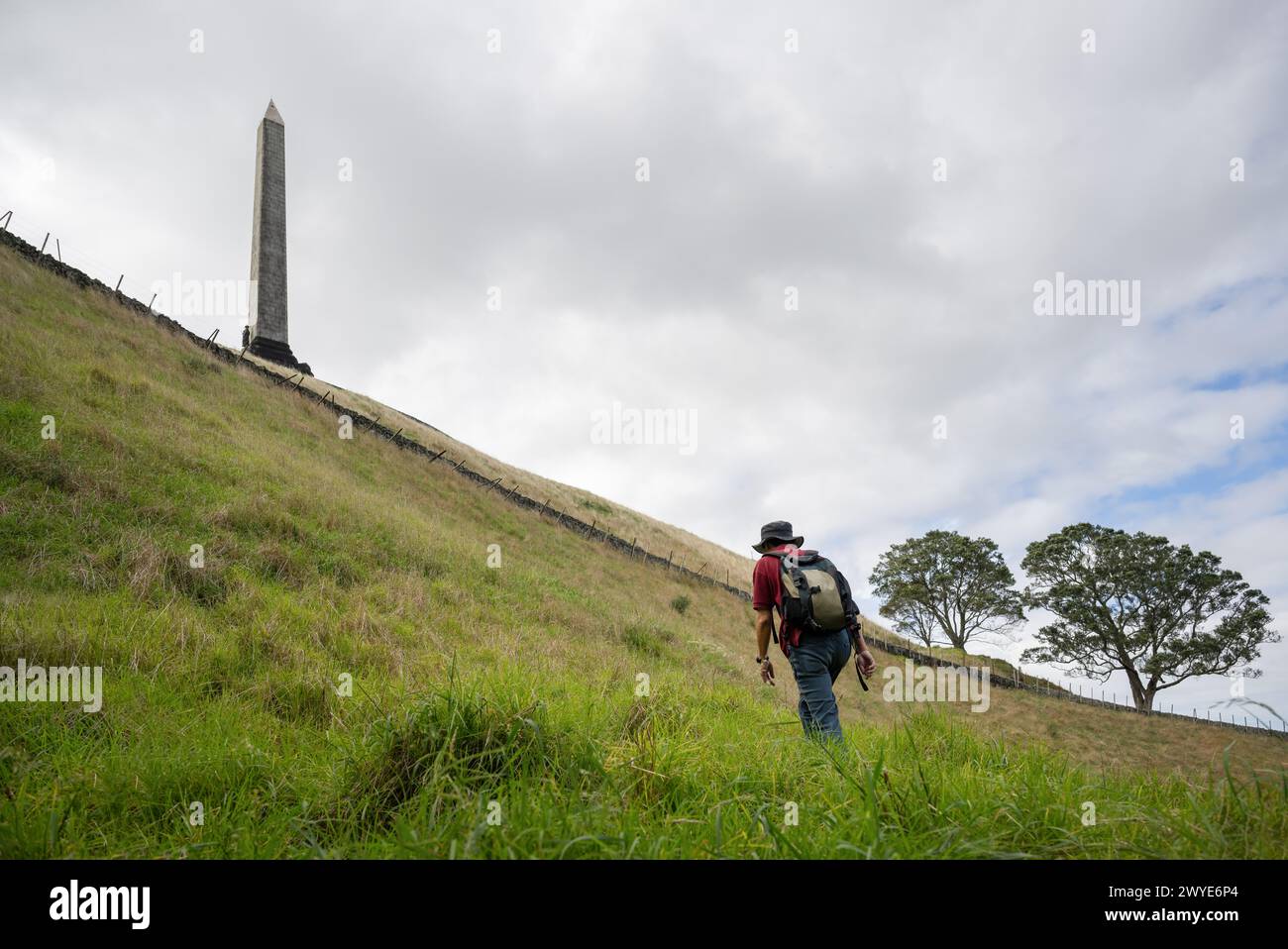 Obelisk top one tree hi-res stock photography and images - Alamy