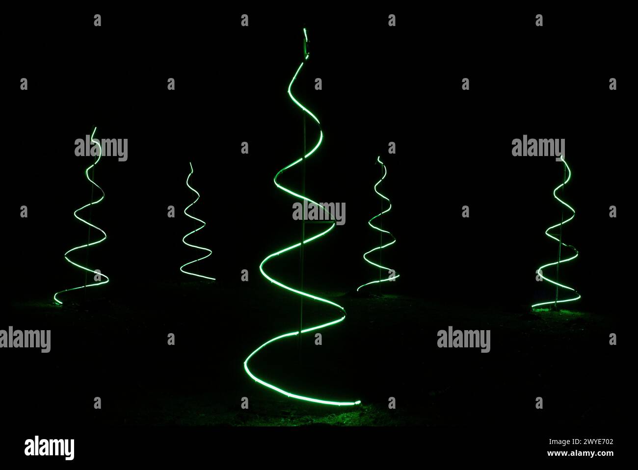 Ess shapes hi-res stock photography and images - Alamy