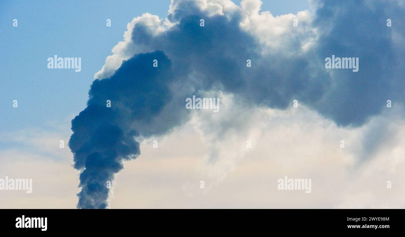 Heavy industrial pollution hi-res stock photography and images - Alamy
