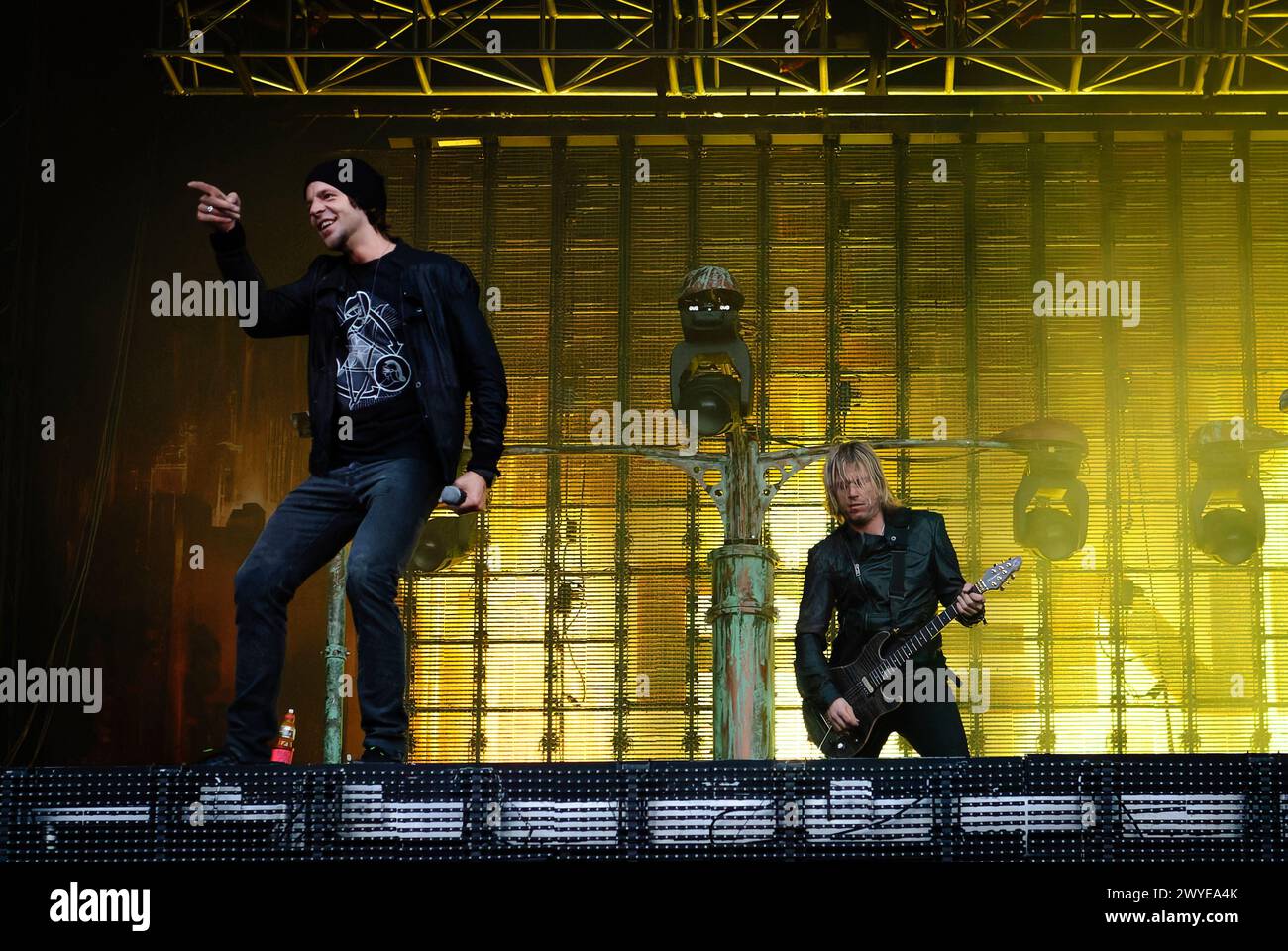 Pendulum singer hi-res stock photography and images - Alamy