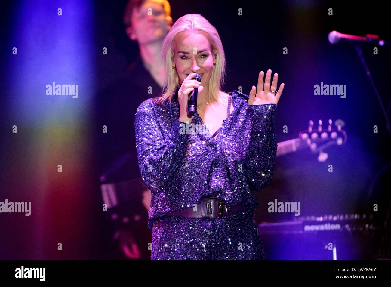 Sarah Connor live bei einem Konzert ihrer Not So Silent Night -Tour im ...