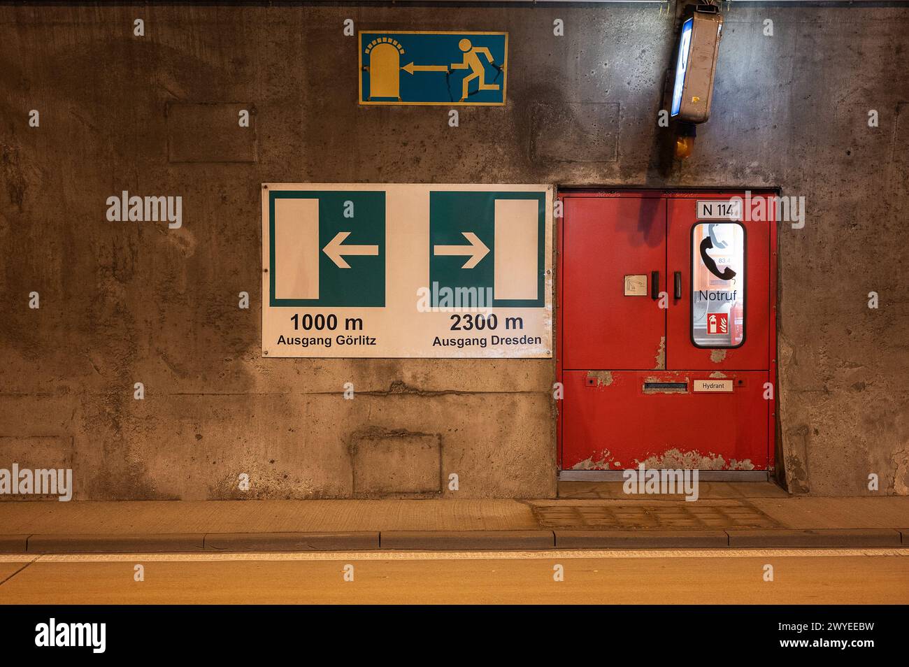 Kodersdorf, Germany. 06th Apr, 2024. Signs in the BAB4 Königshainer ...