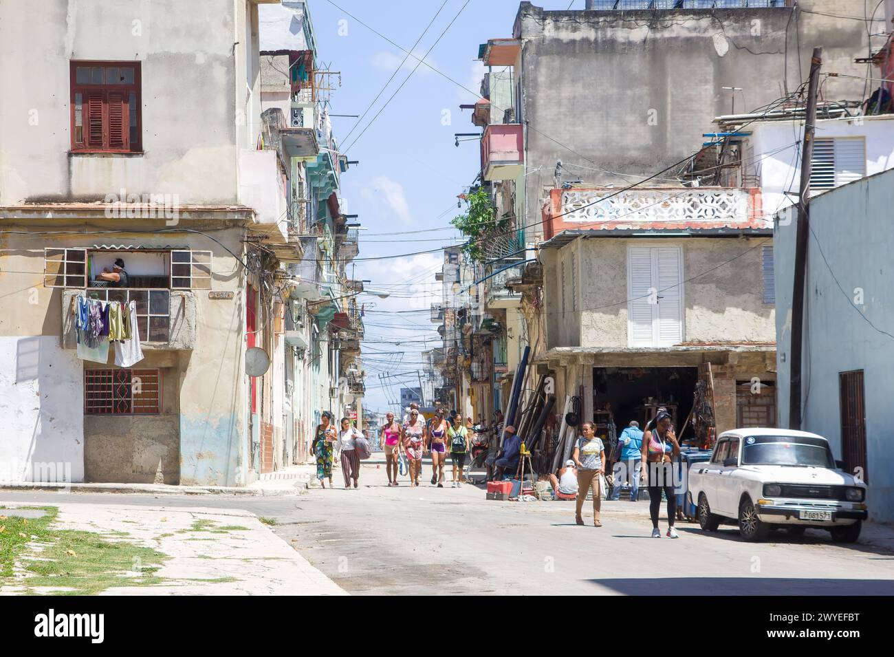 Cuban neighbourhood hi-res stock photography and images - Alamy