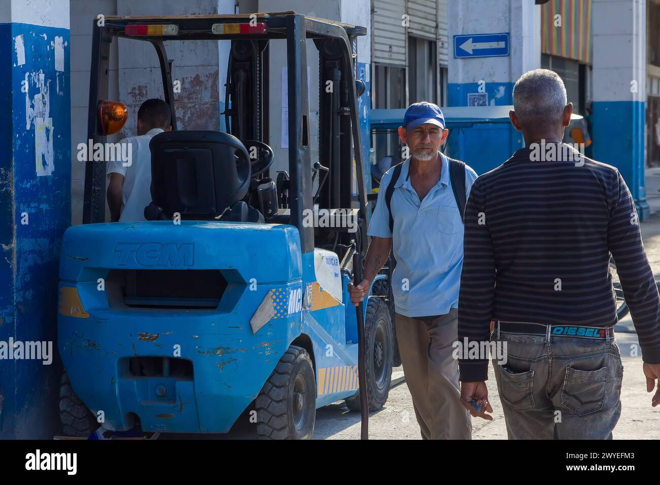 Forklift vehicle hi-res stock photography and images - Alamy