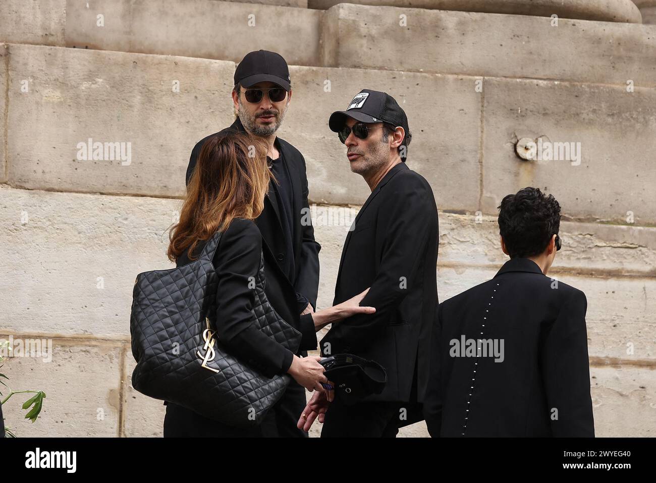 Paris, France. 06th Apr, 2024. Carla Bruni and Anthony Delon arriving ...