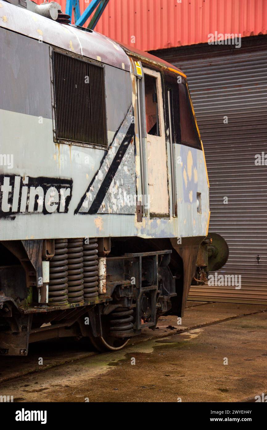 Class 90 electric locomotive hi-res stock photography and images - Alamy