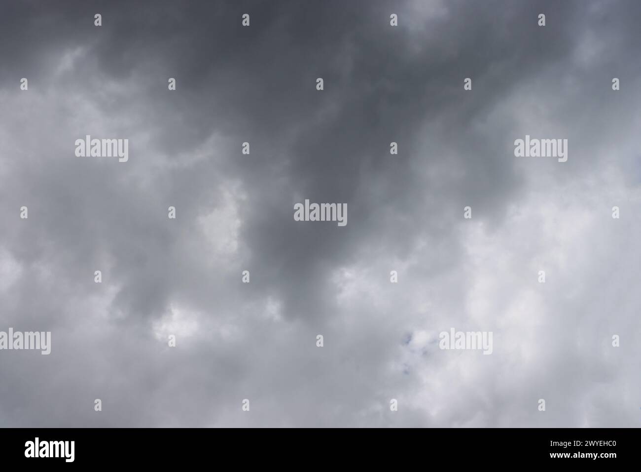 Rain clouds dramatic sky hi-res stock photography and images - Alamy