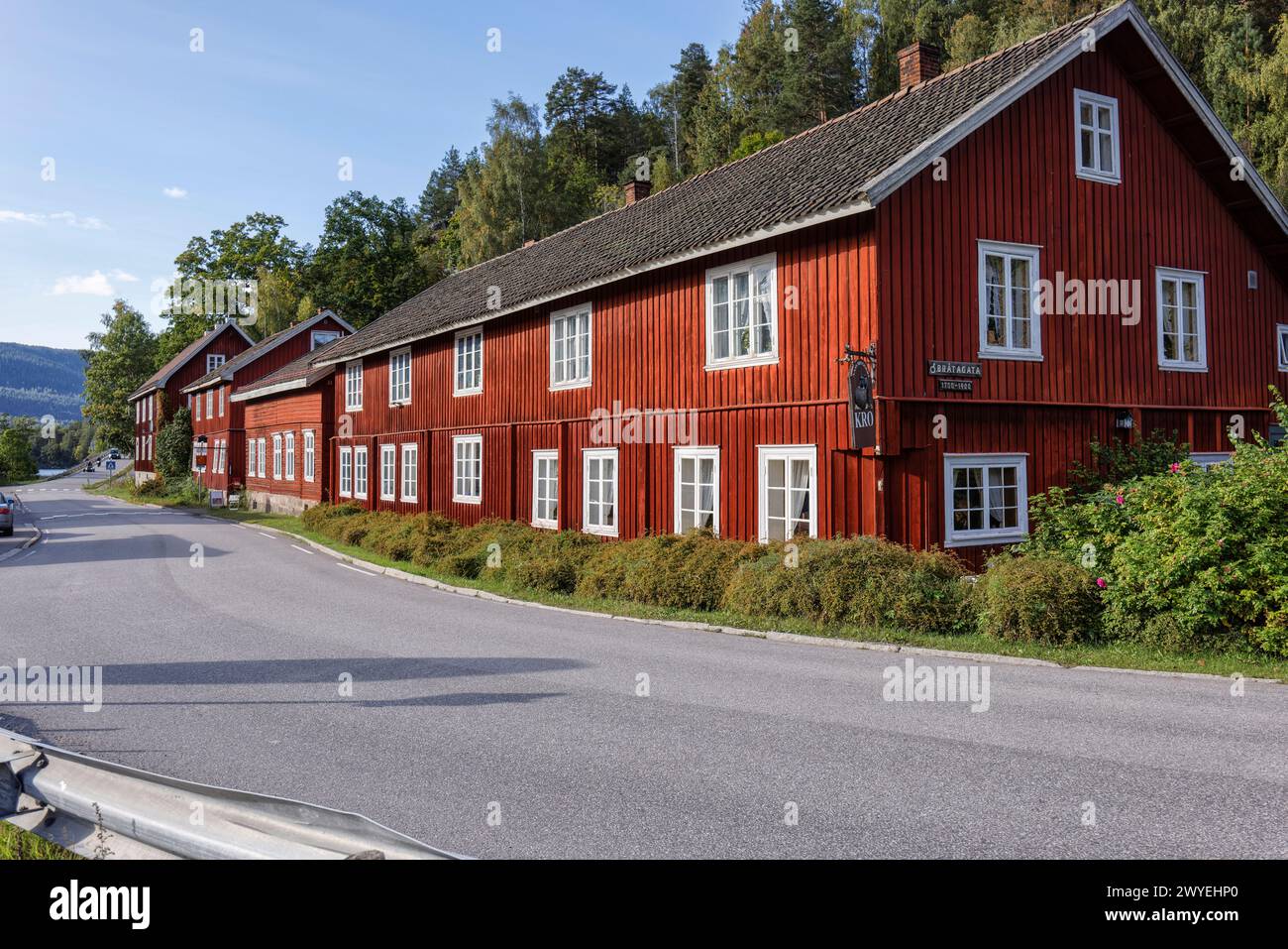 Old ironworkers housing in Bråtagata, now Gamla Eidsfoss Kro ...