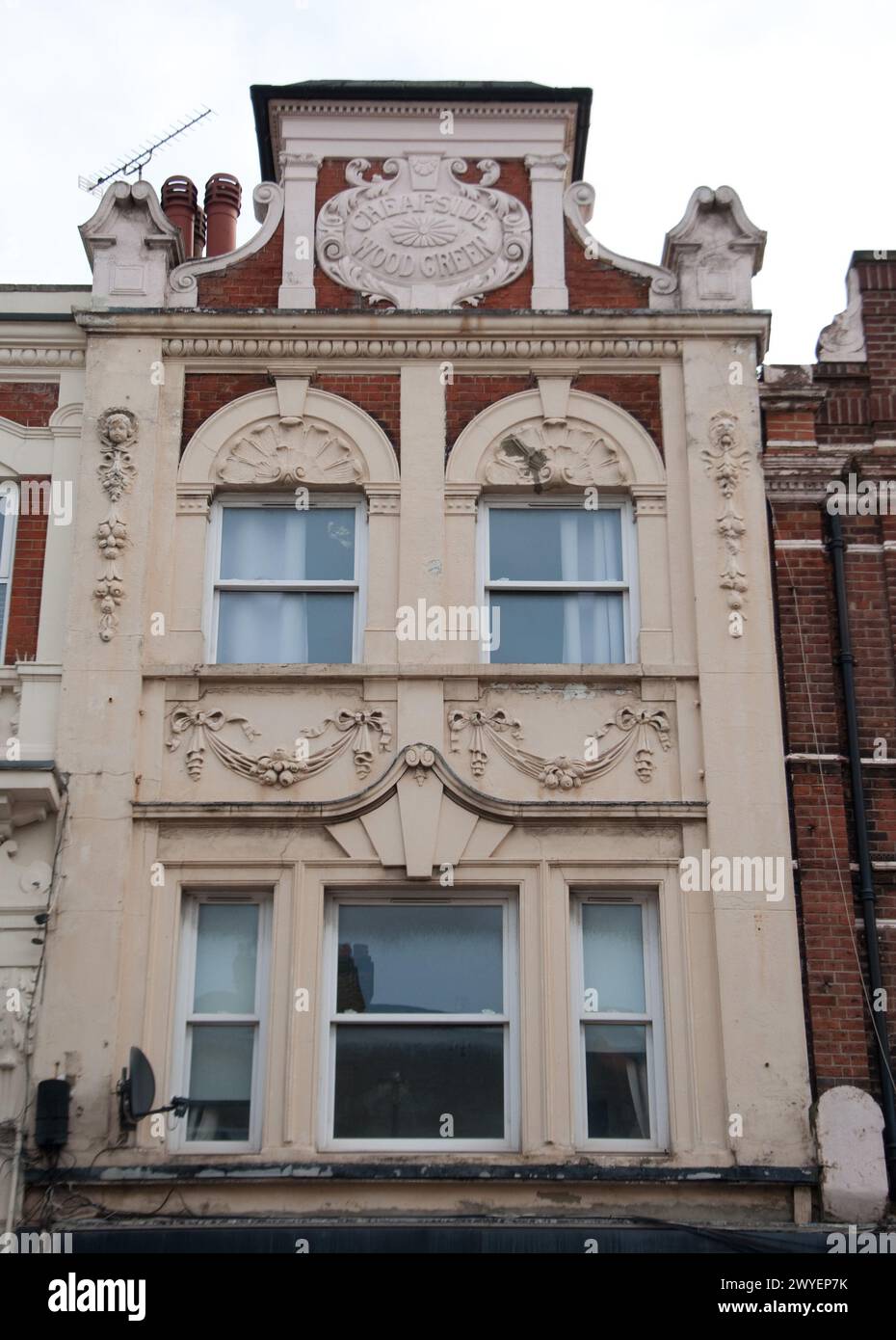 Old borough high street hi-res stock photography and images - Alamy