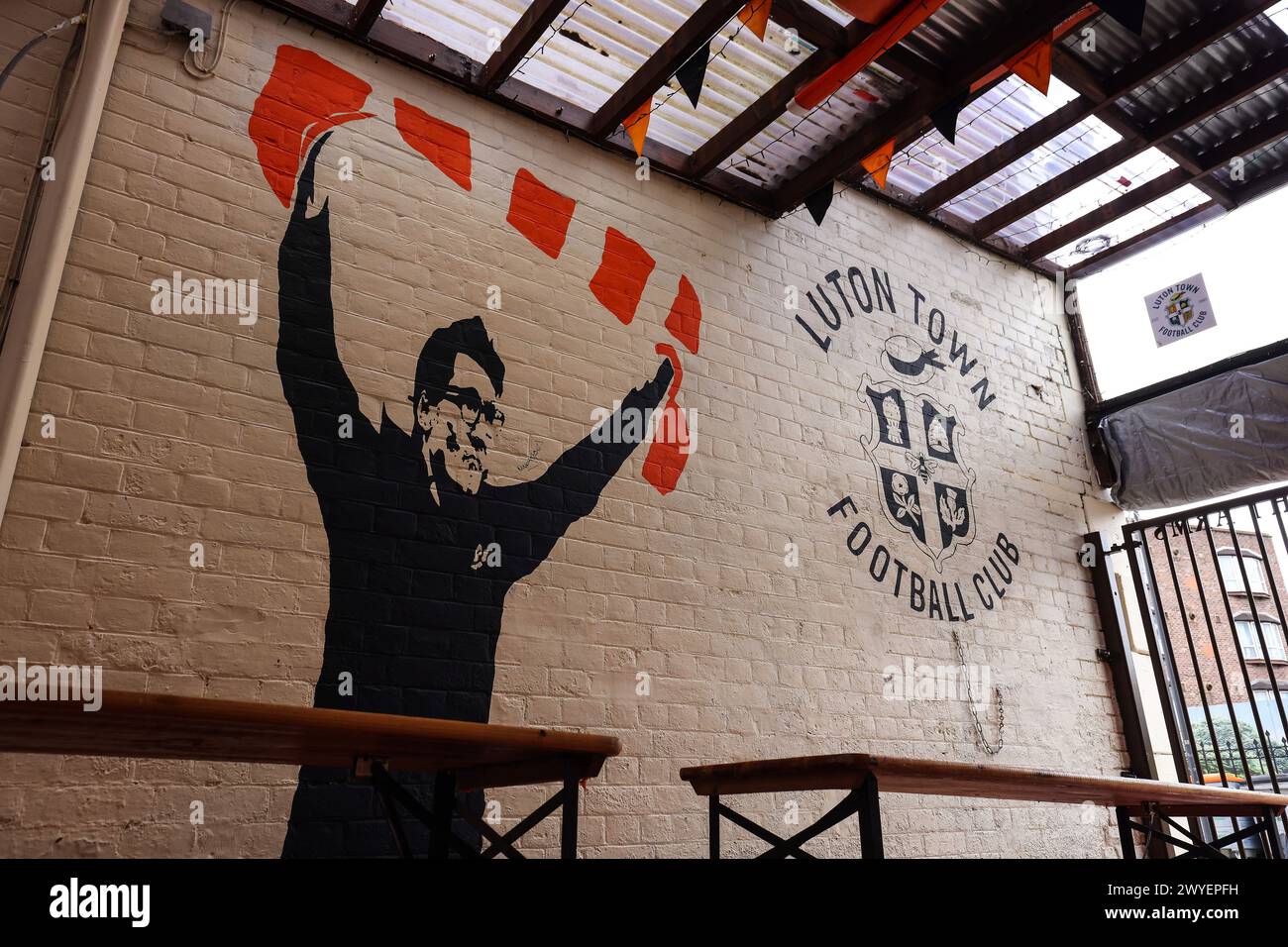 Wheelwright arms pub hi-res stock photography and images - Alamy