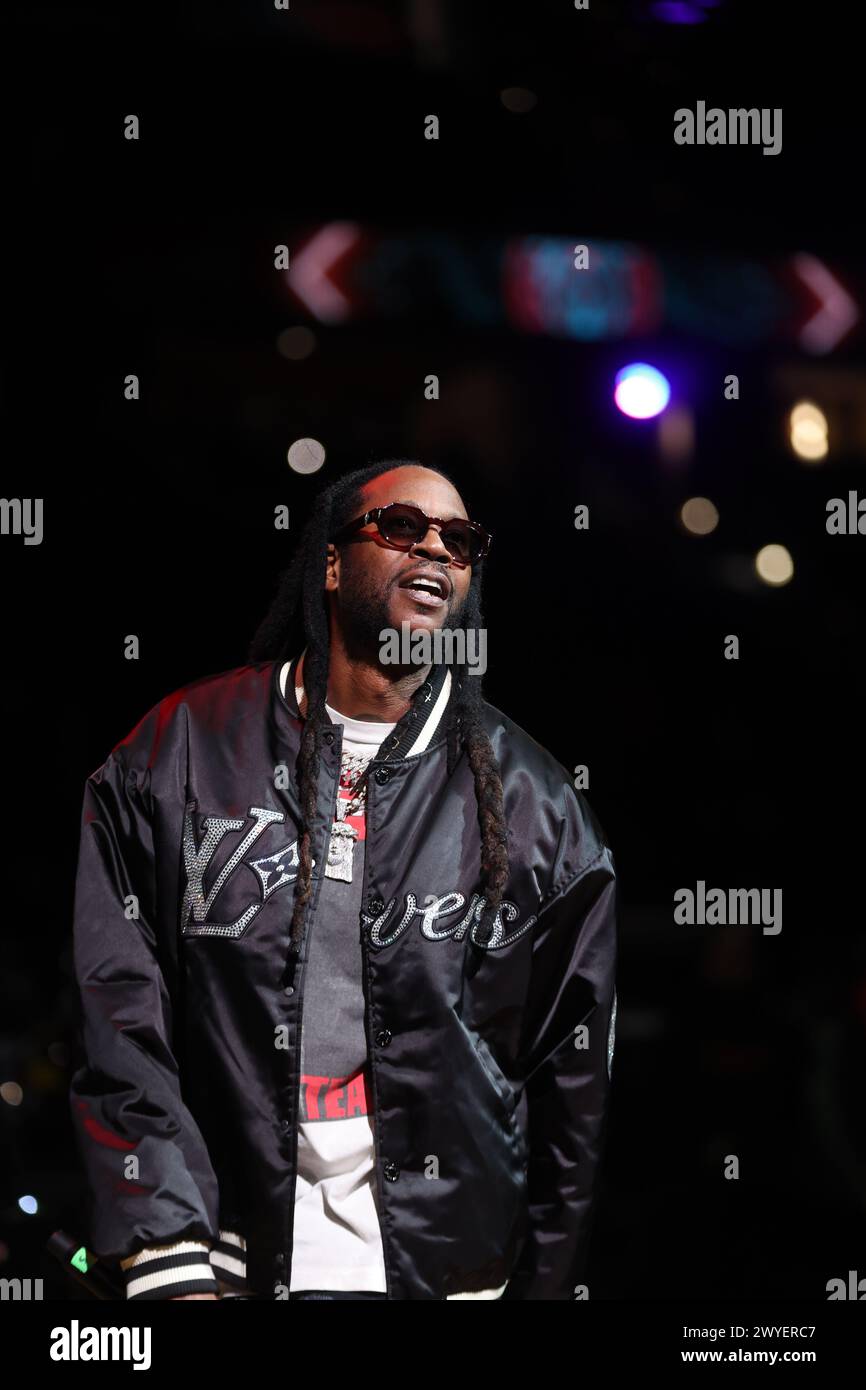 WASHINGTON, D.C. - APRIL 5: 2 Chainz performs during the Wizards Friday ...