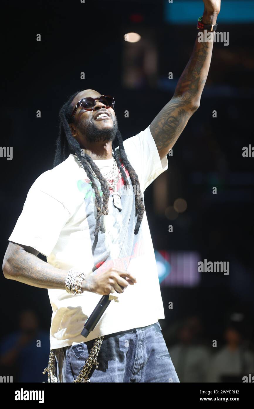 WASHINGTON, D.C. - APRIL 5: 2 Chainz performs during the Wizards Friday ...
