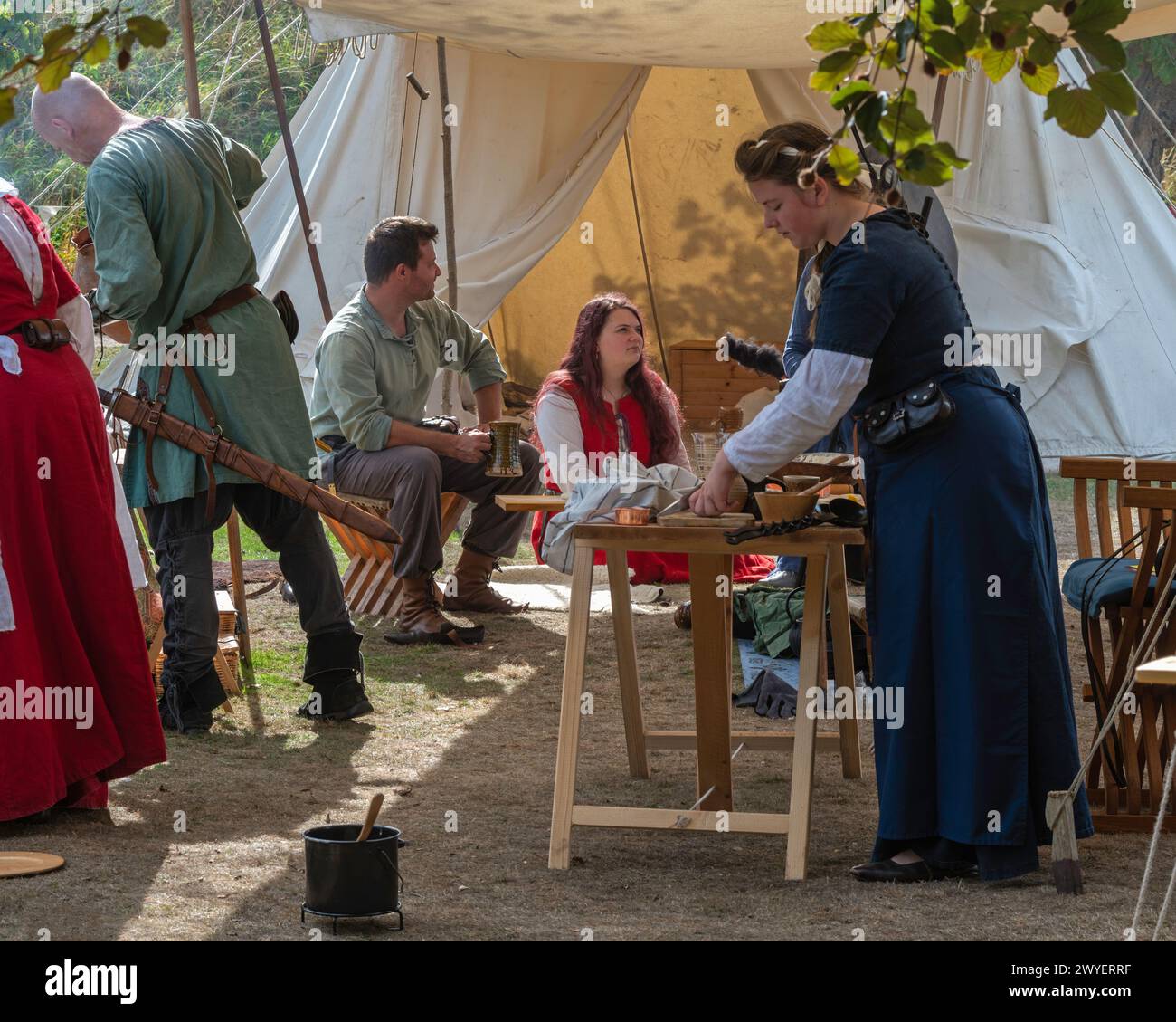 Enactors from the Bowlore troupe in medieval period costume at their ...