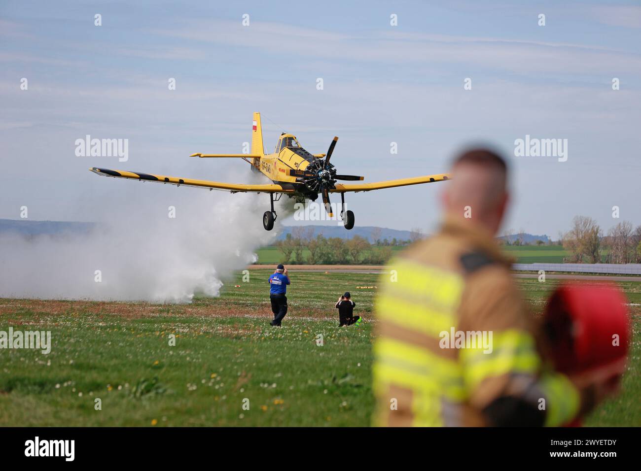 Small fire fighting aircraft hi-res stock photography and images - Alamy