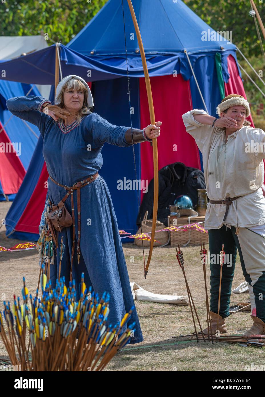 Enactors from the Bowlore troupe in medieval period costume at their ...