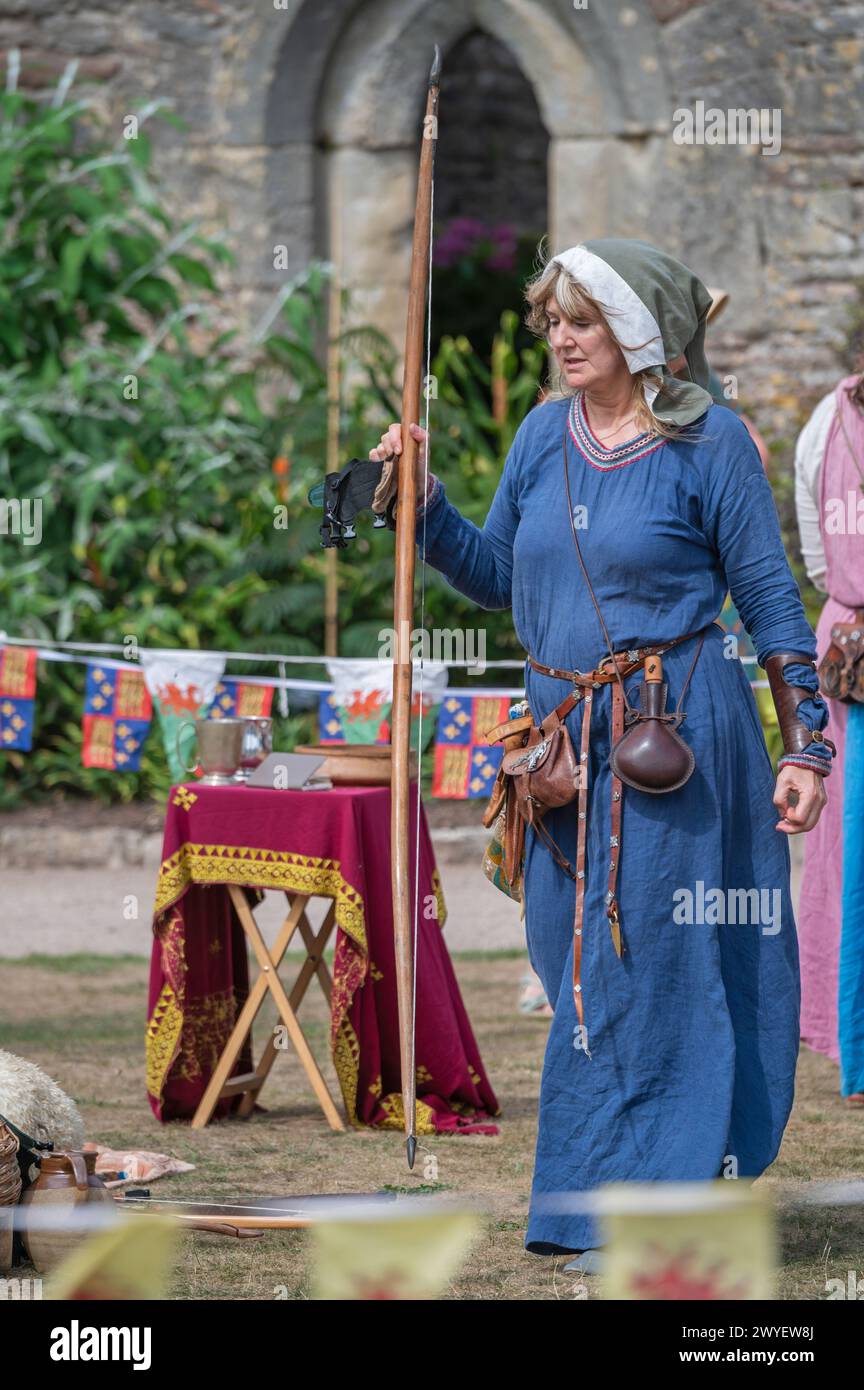 Enactors from the Bowlore troupe in medieval period costume at their ...