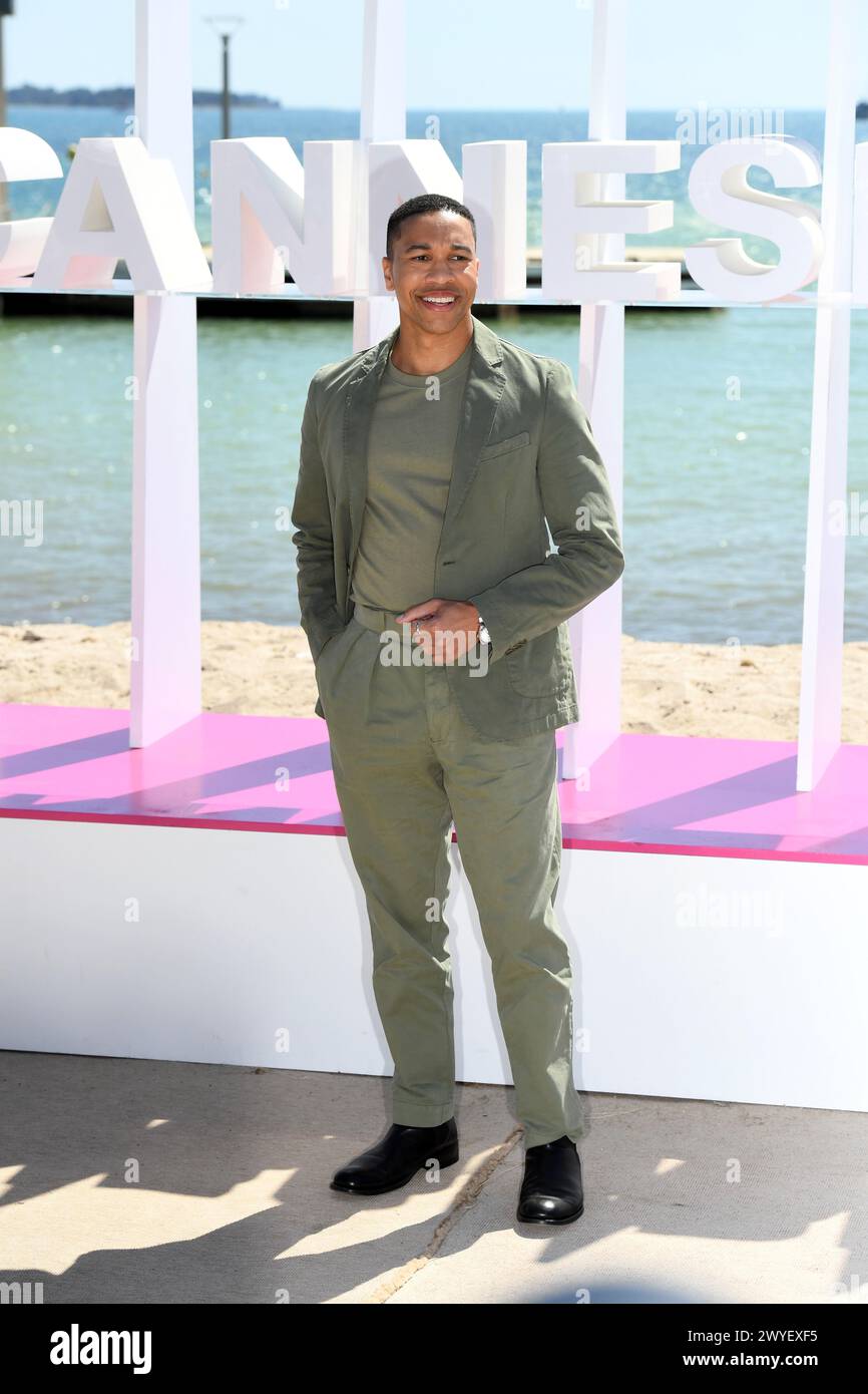 Aaron moten hi-res stock photography and images - Alamy