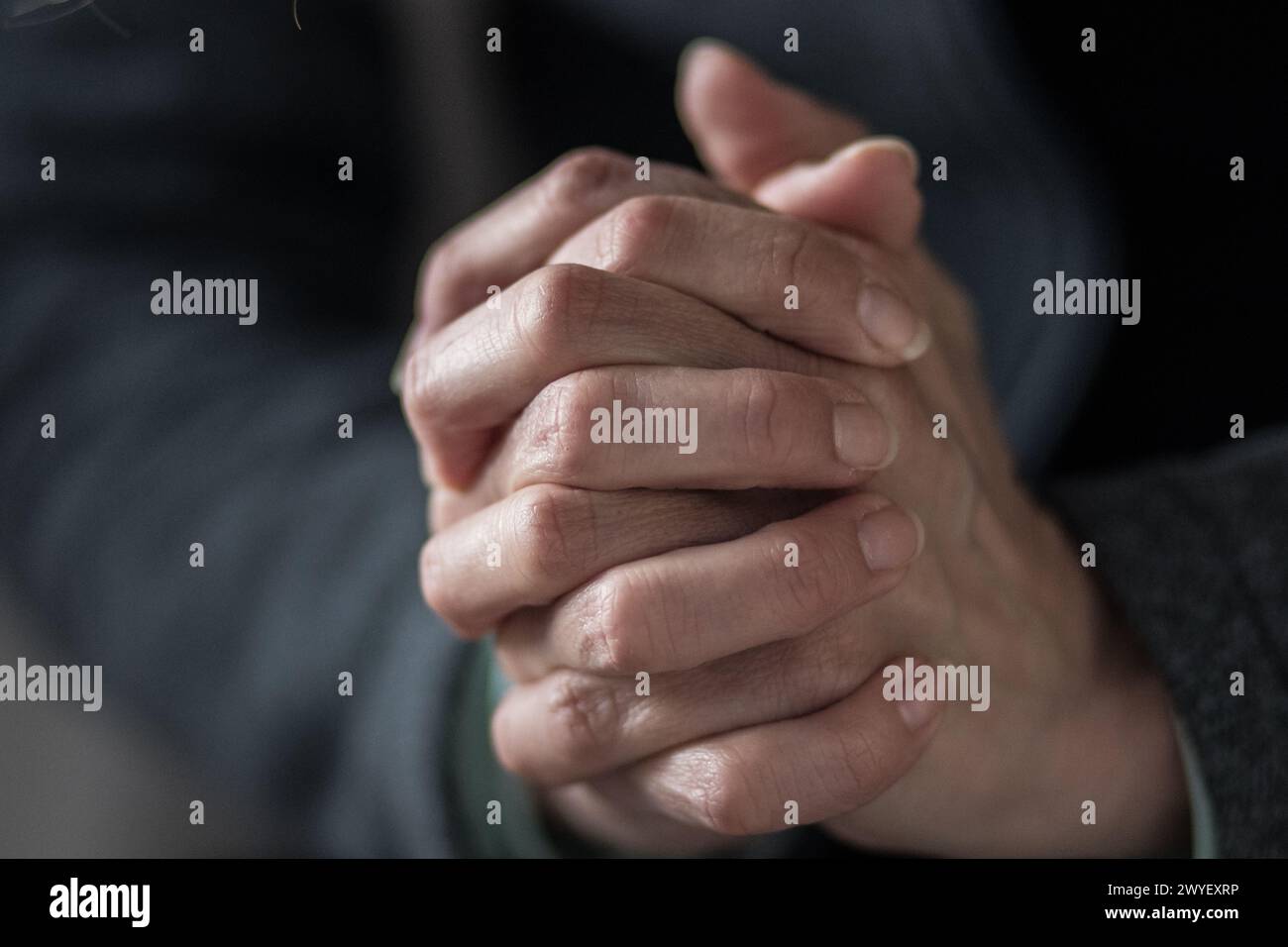 Hands helps to understand a person with no words Stock Photo - Alamy