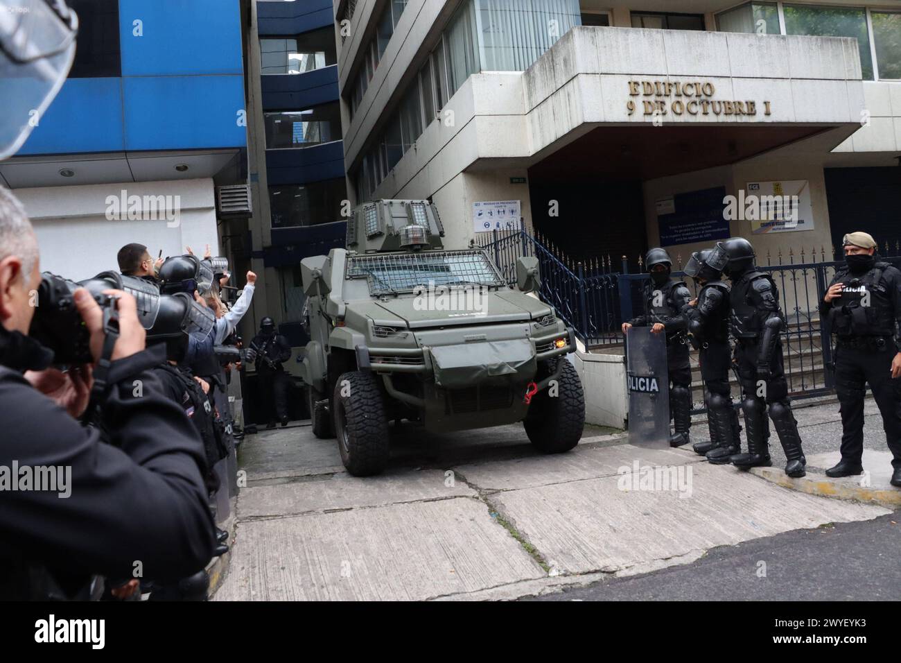 GLAS-FLAGRANCIA Quito, sabado 06 de abril del 2024 Jorge Glas, en la Unidad de Flagrancia de ...