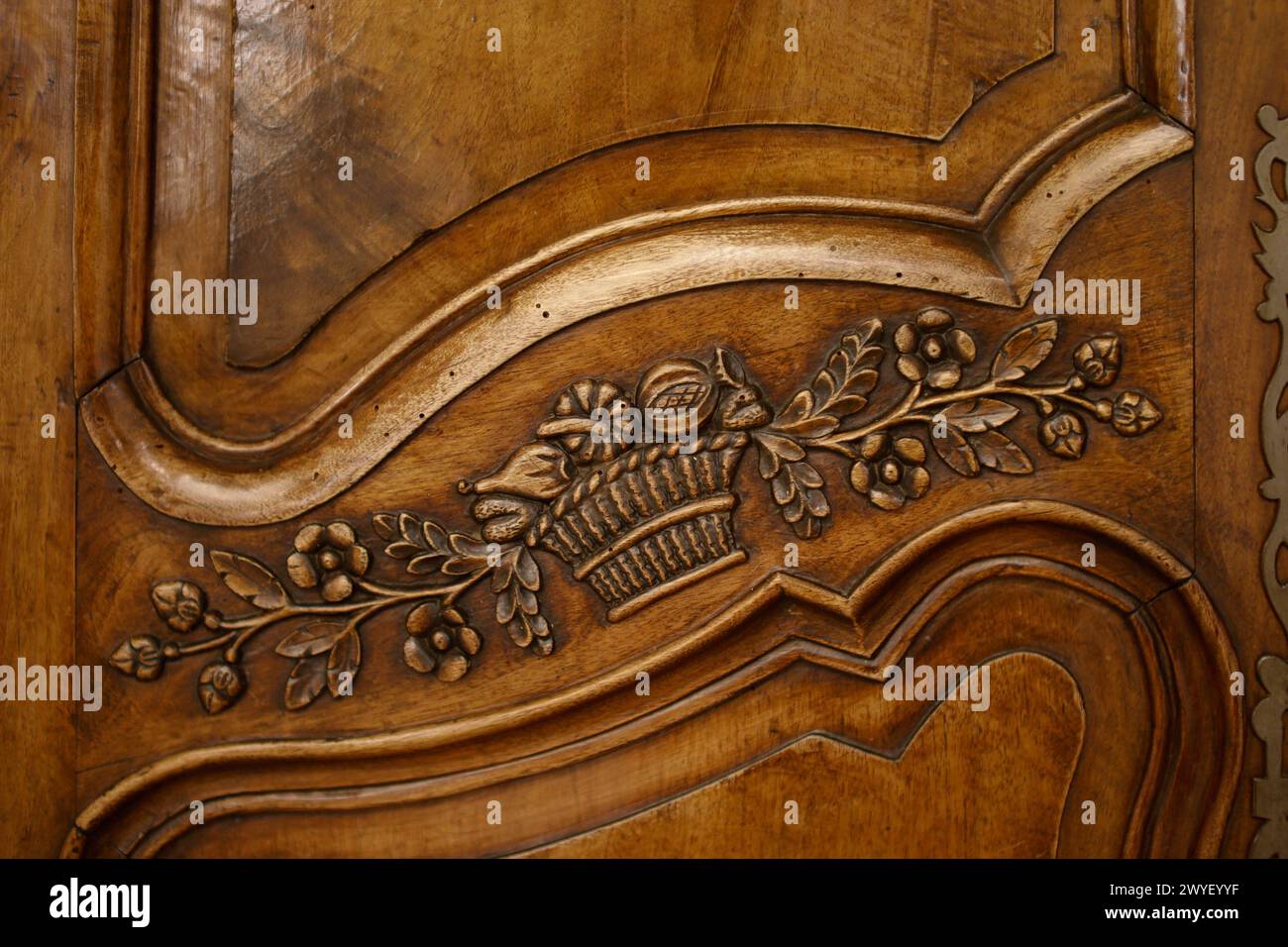 Intricate wood carving hi-res stock photography and images - Alamy