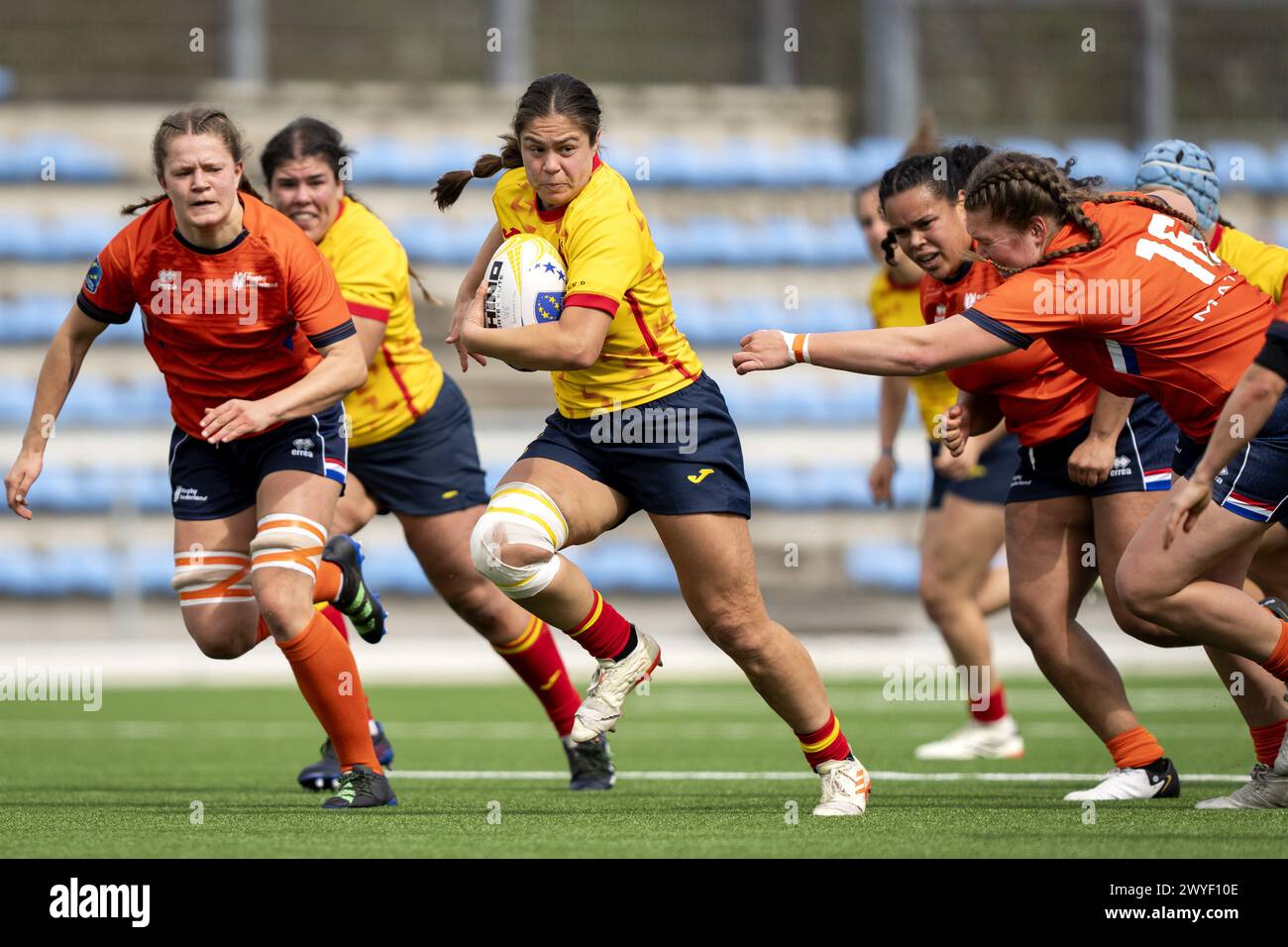 AMSTERDAM - Rugby star Mhina de Wild (l) of the Dutch team in action ...