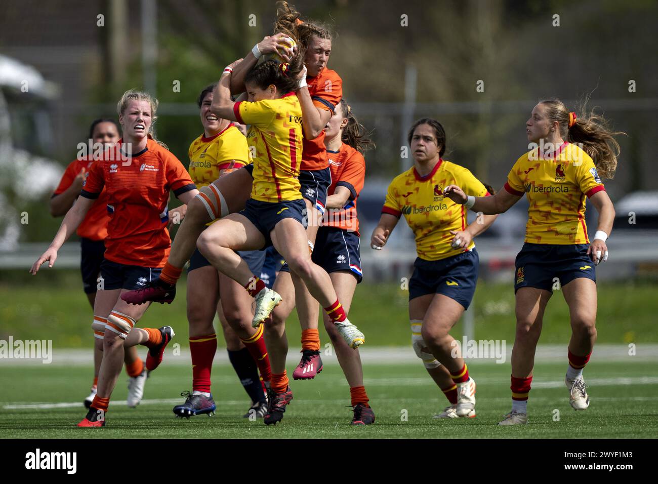 AMSTERDAM - Rugby star Isa Prins of Oranje in action against Claudia ...