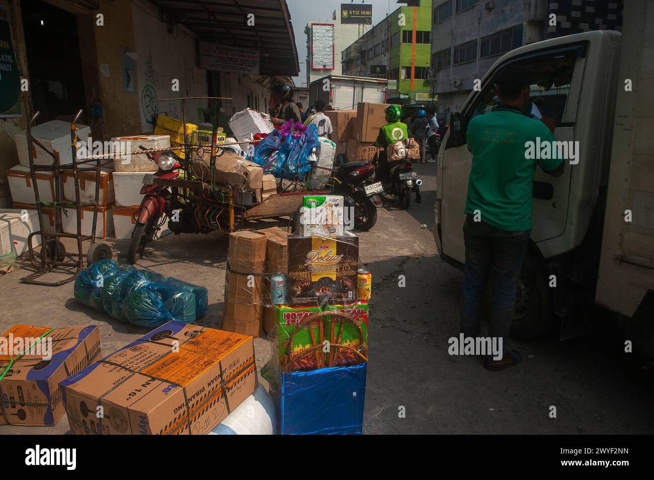 Sumatra expedition hi-res stock photography and images - Alamy