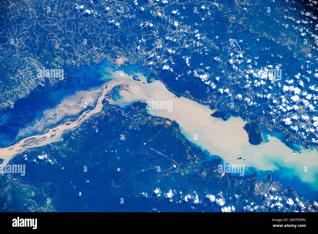 Aerial water features hi-res stock photography and images - Alamy