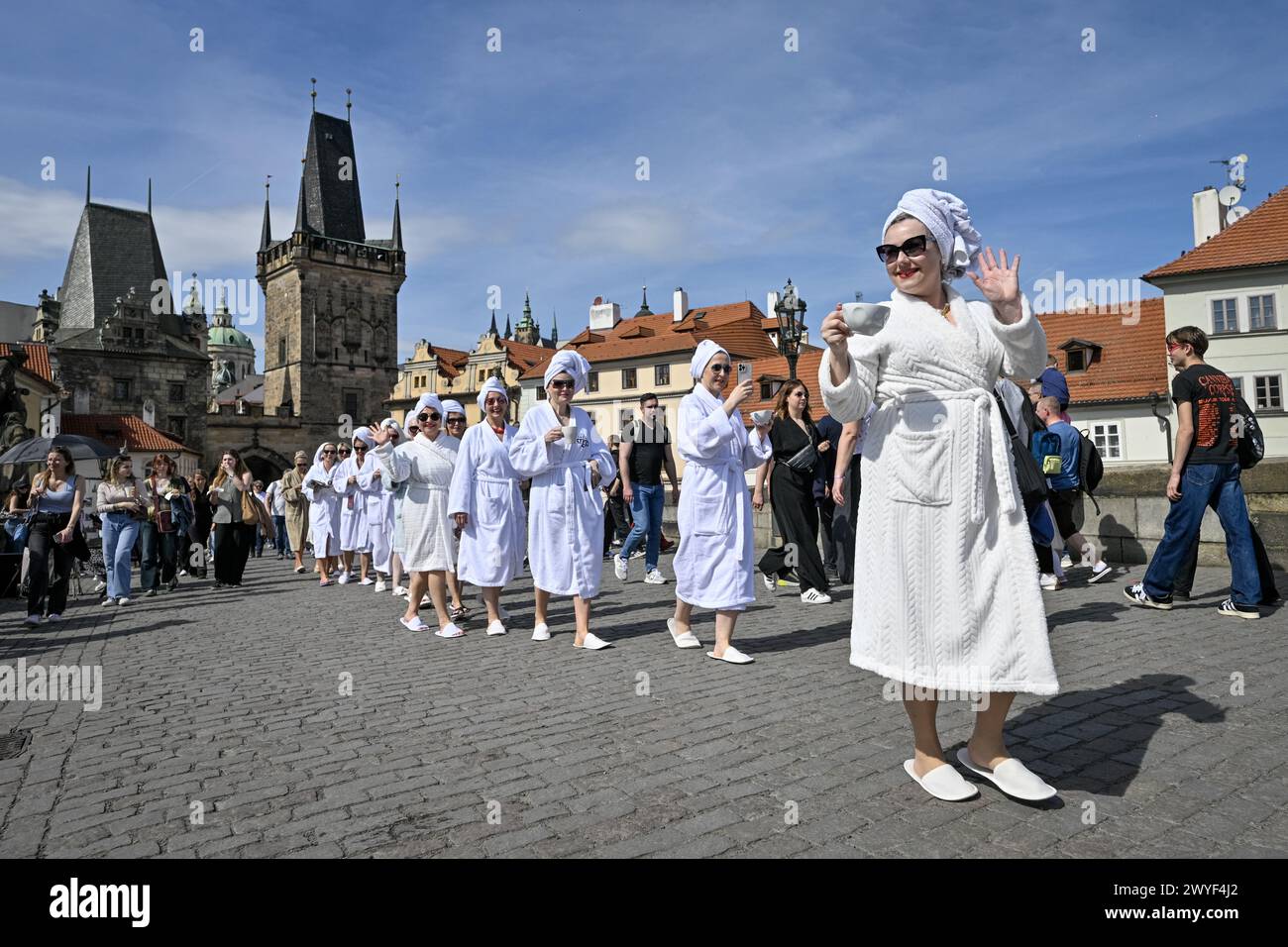 Palu bridge hi-res stock photography and images - Alamy